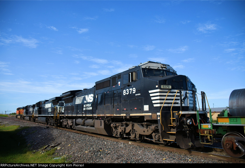 NS 8379 "White Brow" SB BNSF Ft. Worth Sub